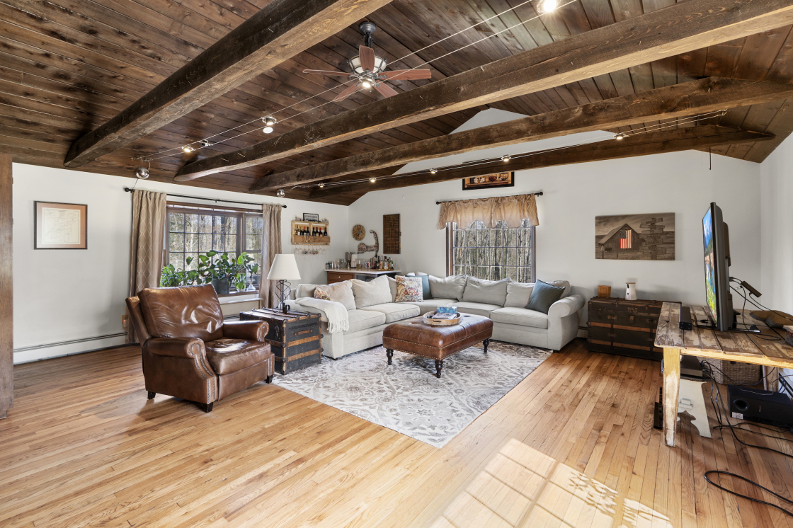 16 Rowledge Pond Rd Sandy Hook CT 06482