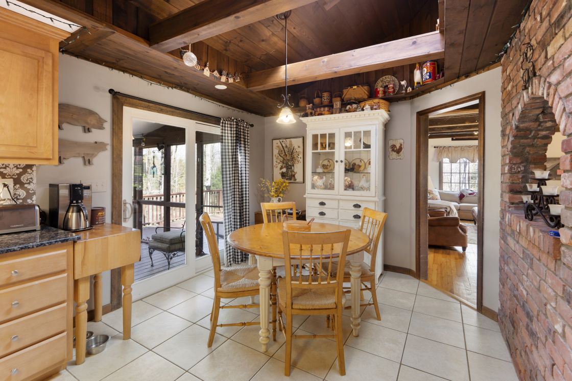 16 Rowledge Pond Rd Sandy Hook CT 06482